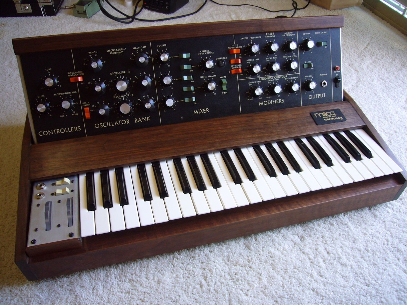 MATRIXSYNTH: Red Martian's Roland TR-808, COMMODORE SX-64 SID Prophet ...