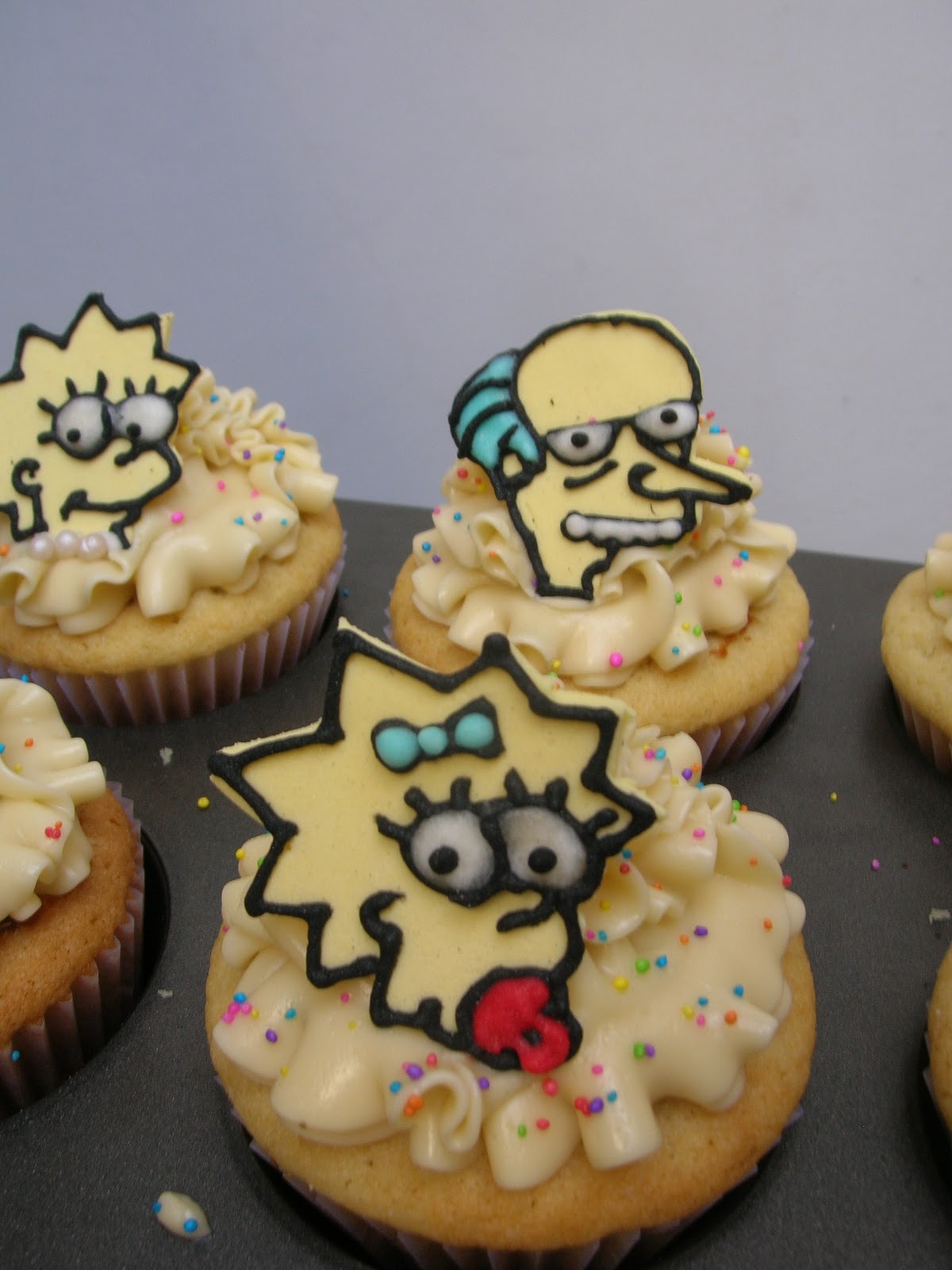 SWEET! cupcakes: The Simpsons cupcakes