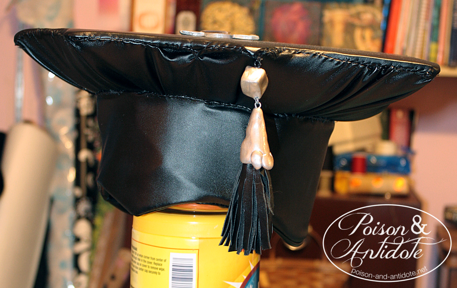 Posion & Antidote: Making A Scholar's Cosplay PT 1: Scholar's Hat and Medals [EDITED]