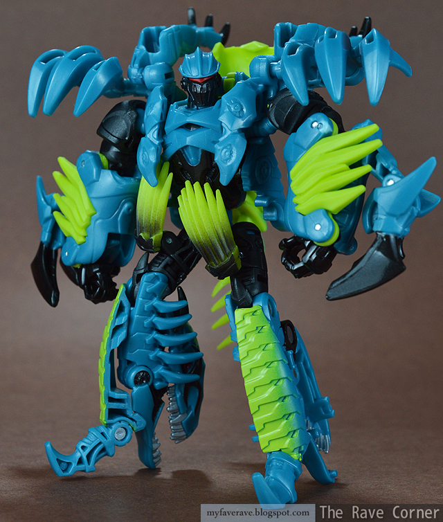 The Rave Corner: Transformers AOE Deluxe Slash Review