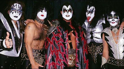 F.C.Styles 是個摔角迷: 淺談 WCW 與 KISS 的企劃：為什麼一個看起來很讚的計畫，最後全部爛尾？