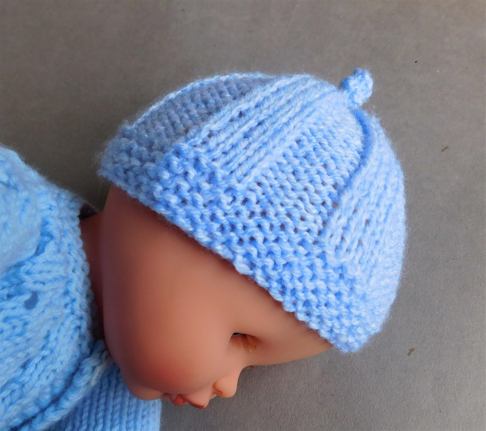 Marianna's Lazy Daisy Days: Harebell Baby Hats