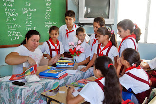 Cuba, Isla Mía : El milagro educativo de Cuba, con bloqueo y todo