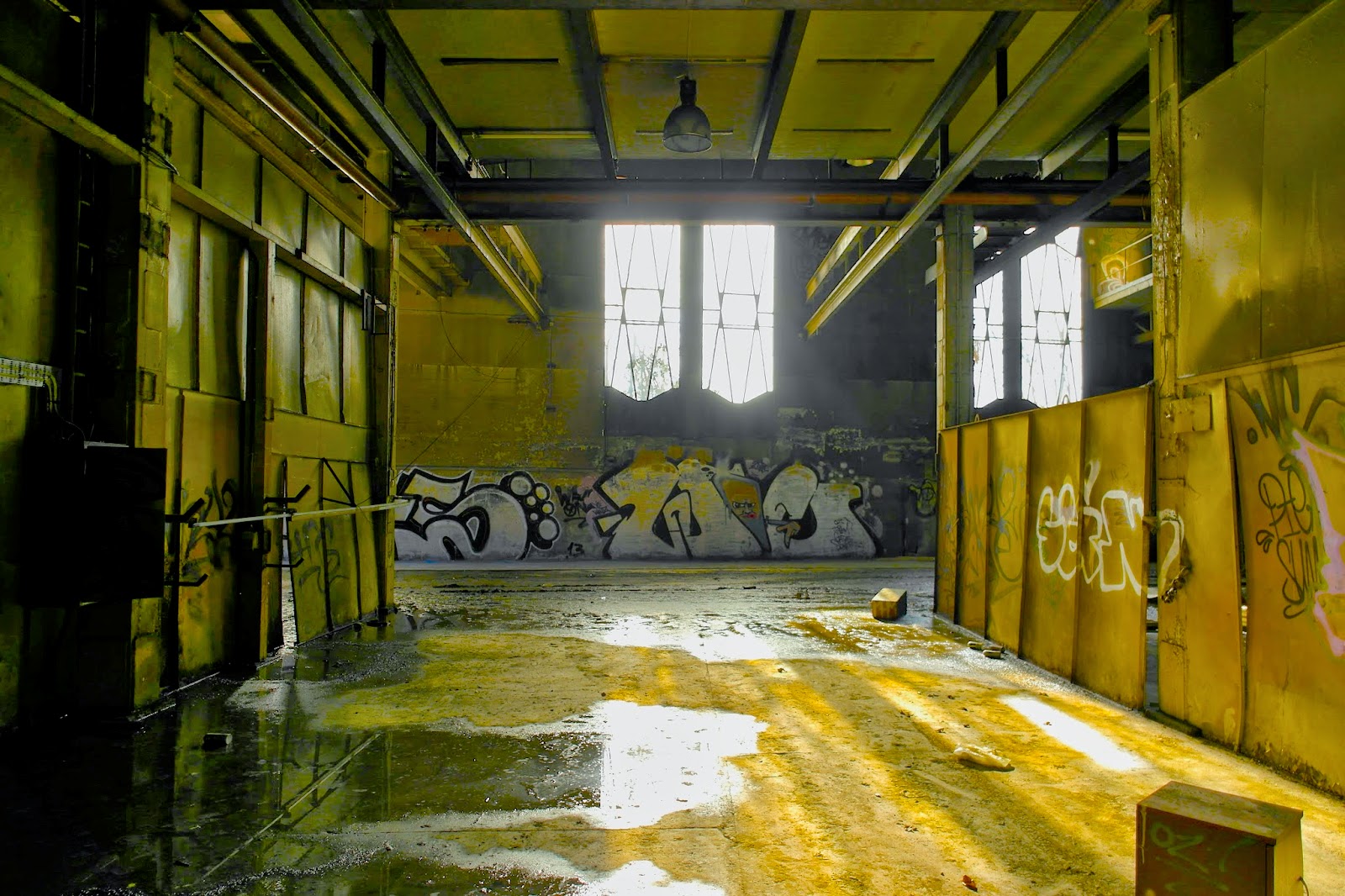 Distractions.....: urbex: The MUNCK building