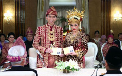 Kumpulan Foto Nikah Edi Baskoro | Foto Akad Nikah Edy Baskoro Alya ...