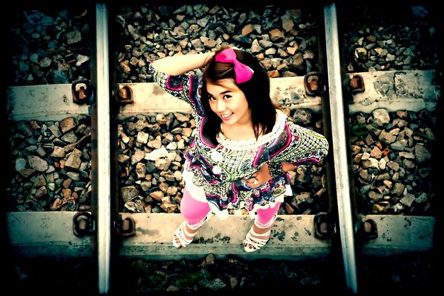 Photo Model: Myanmar New Face Model and Singer, Mi Sandi's Hot Style