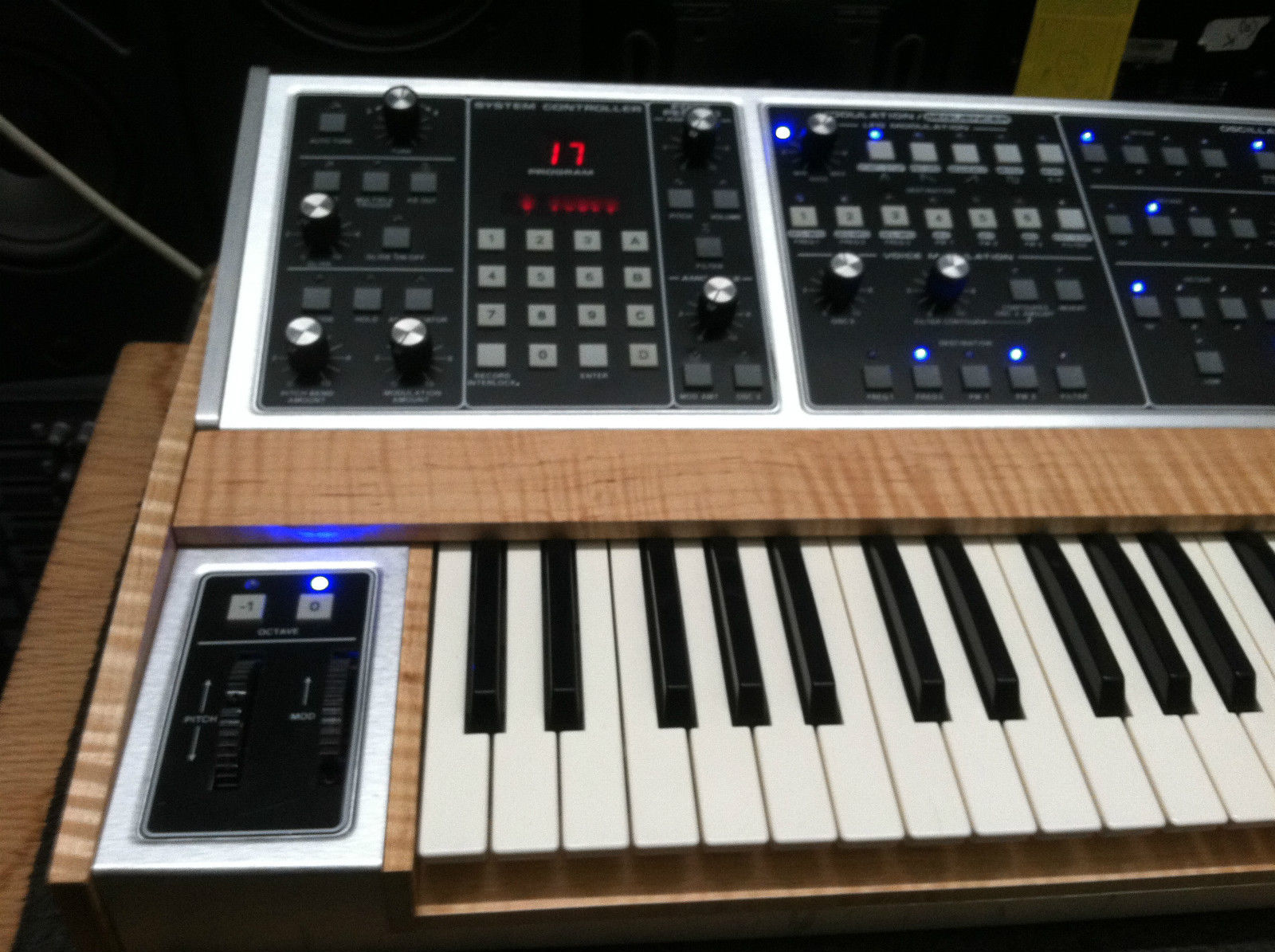 MATRIXSYNTH: Vintage MOOG Memorymoog Plus with Blue LEDs