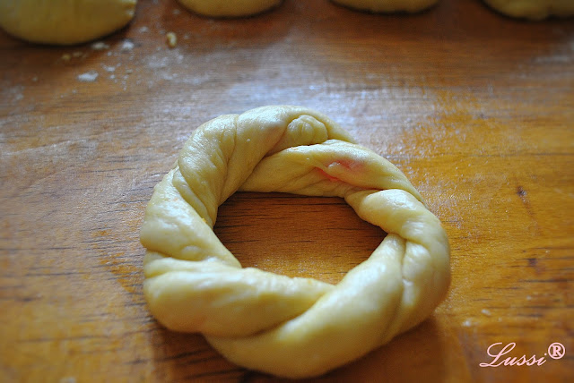 Lussi`s World of Artcraft: Козуначени гнезда / Easter Bird's Nest Bread ...