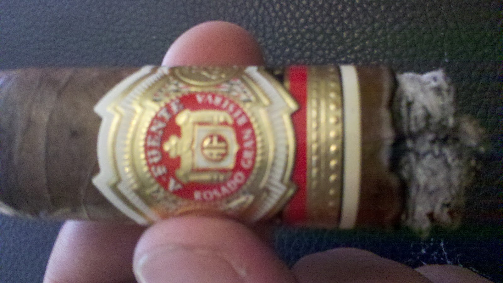 Xhale Lounge: Cigar of the Week: Arturo Fuente Magnum R 52 (Review)