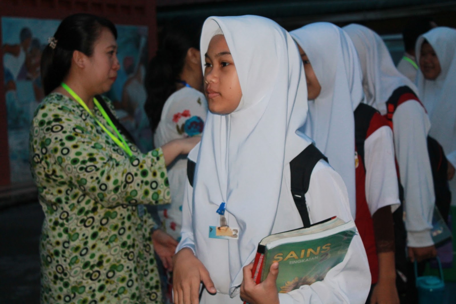 .::OFFICIAL BLOG OF SMK GEDONG::.: KEMPEN GURU PENYAYANG SMKG 2013