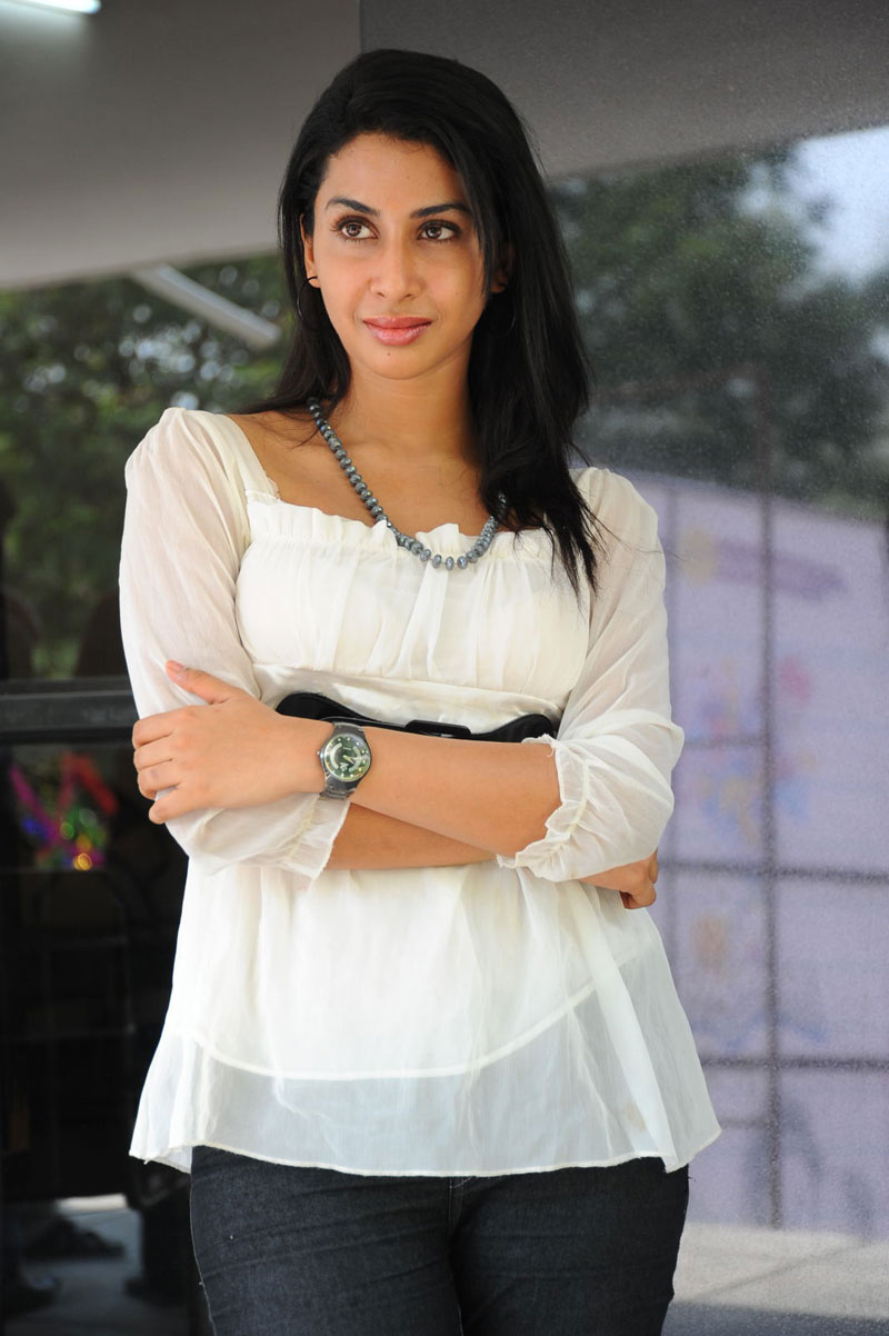 Gayatri Iyer Photo Gallery