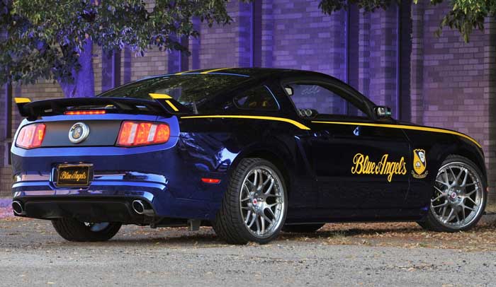 Ford Mustang GT Blue Angels homenageia a Esquadrilha da Fumaça americana