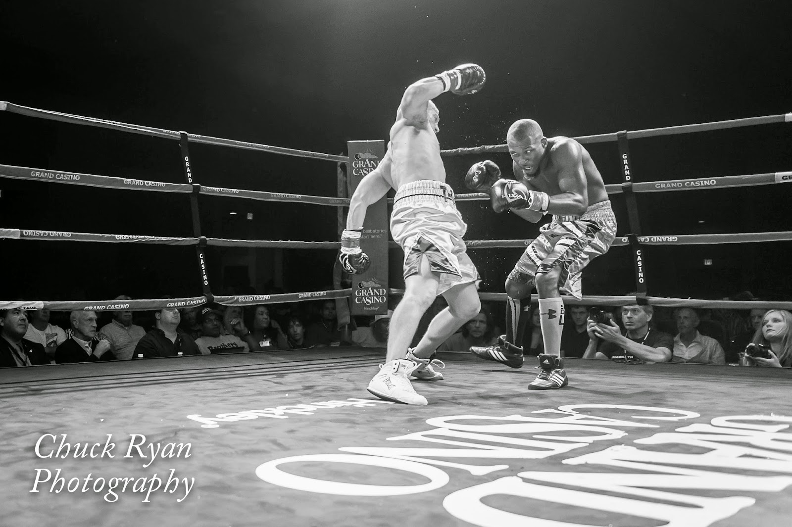 CIIcanoe...: Boxing: Hinckley Grand Casino's Grand Friday Night Fights