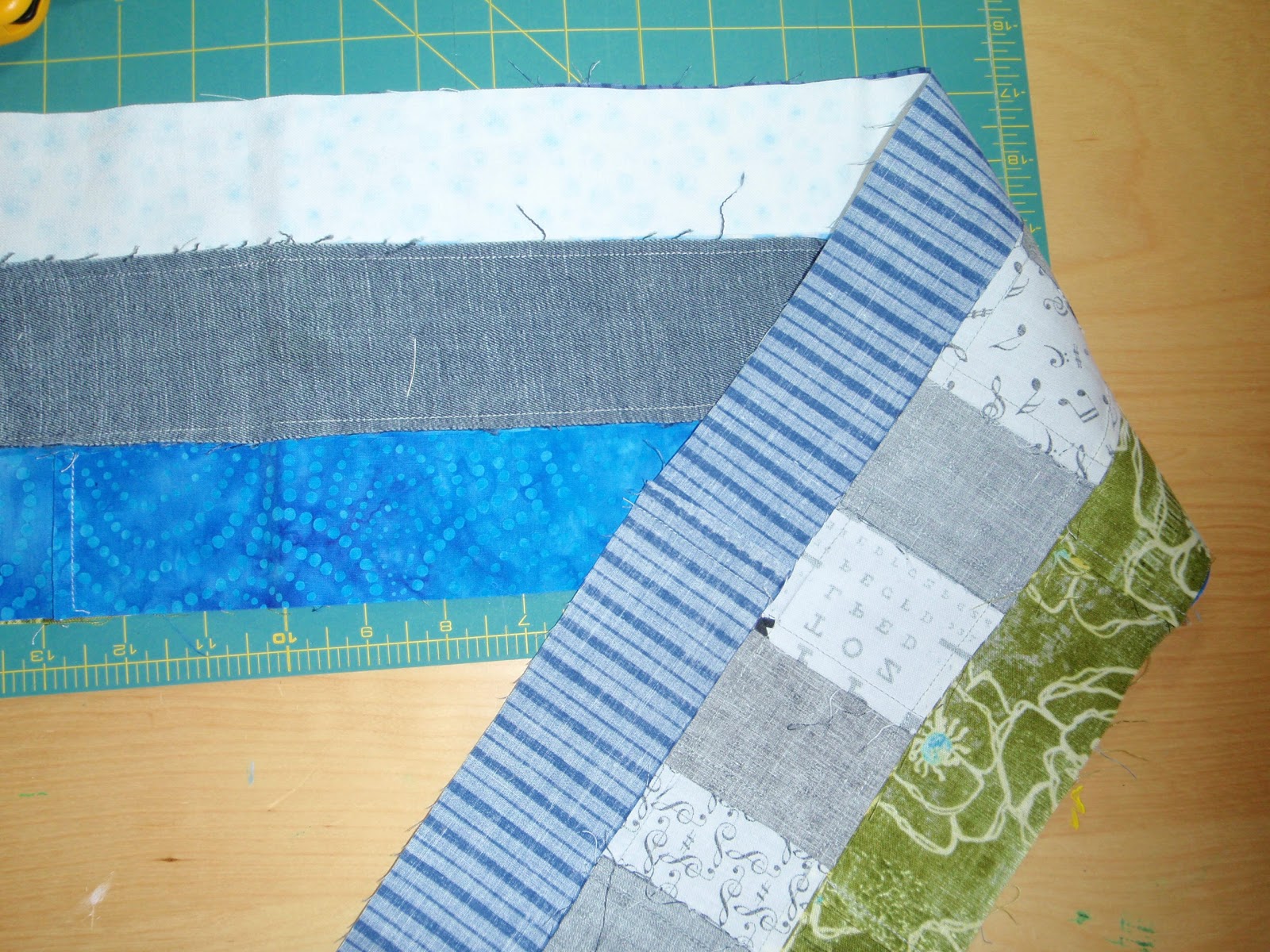 QUILTERS...ENJOY COLOUR! : Strip-Tube 2 Ways...Fun Tutorial!