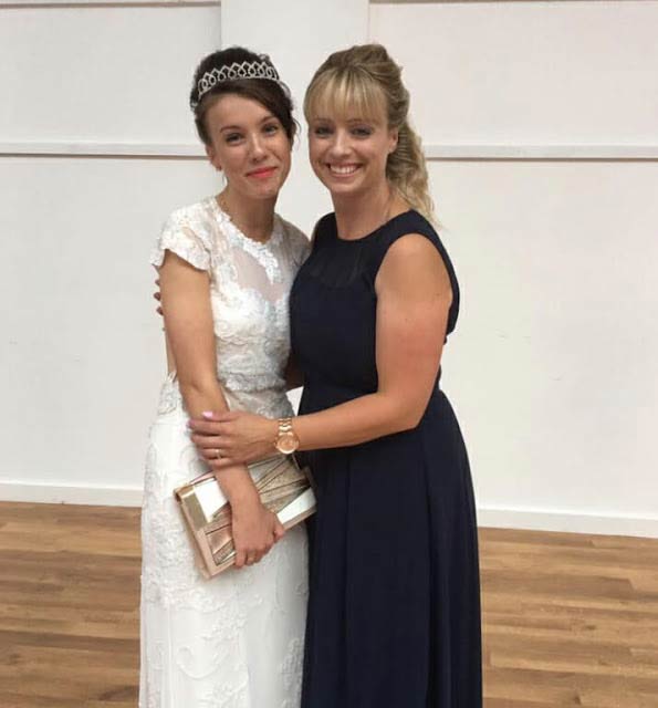 Strangers Throw Prom for Bullied Girl After Mom's Heartbreaking ...