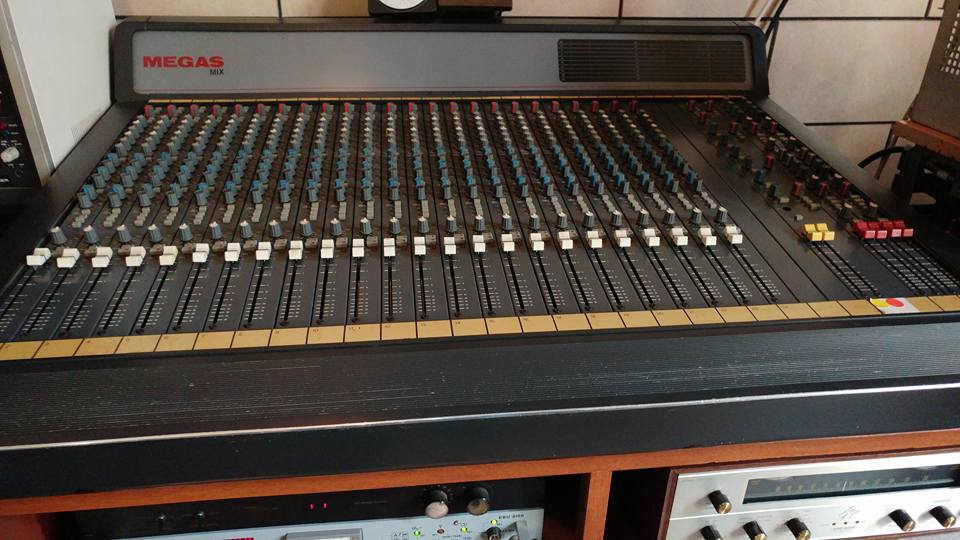 AN EXTRAODINARY AUDIOPHILE SYSTEM AND “MUSEUM” – M & S | Ultimate High ...