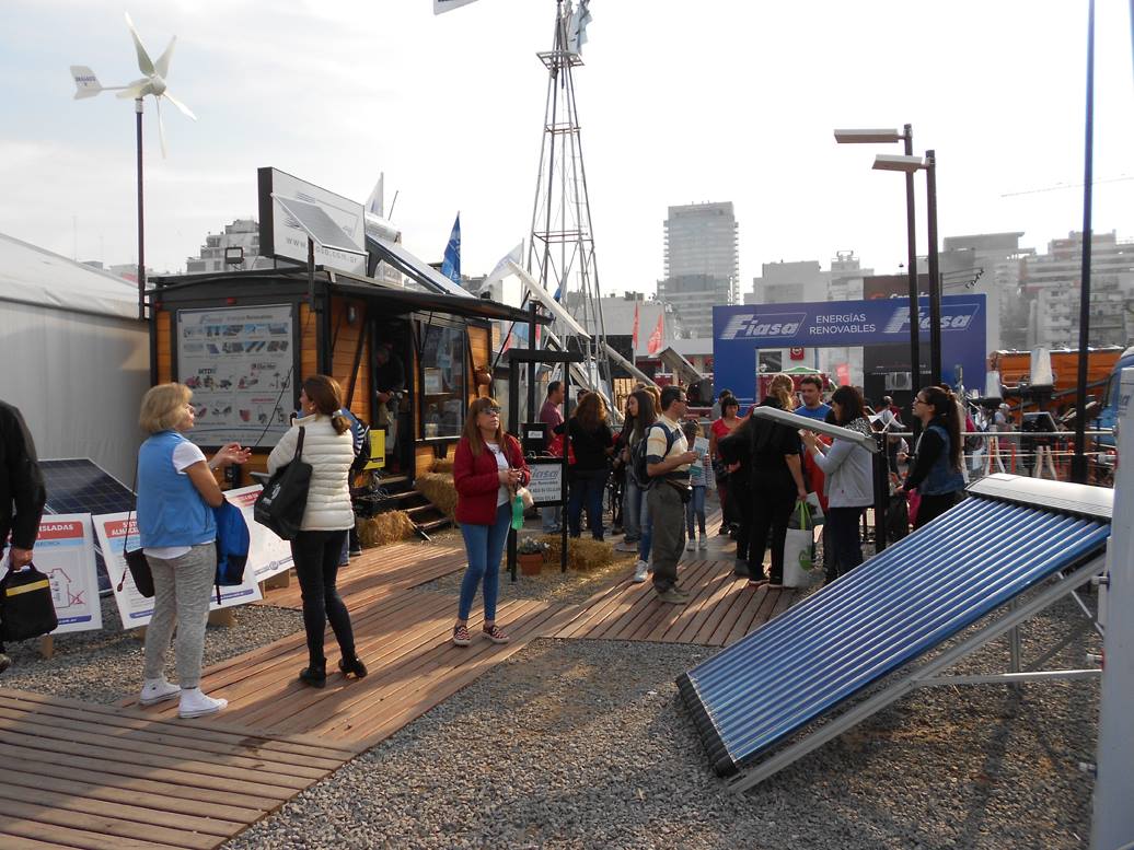 FIASA | Fábrica de Implementos Agrícolas: Público en el Stand de FIASA ...