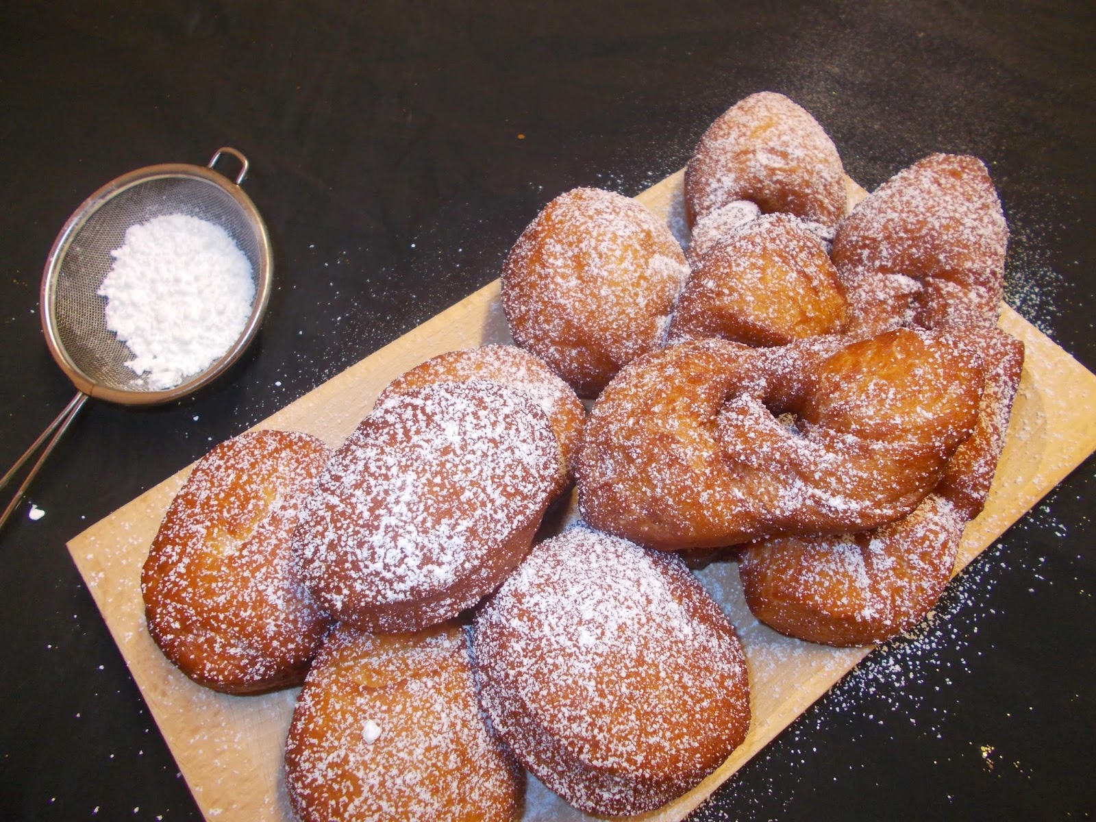 LA VERA IN BUCATARIE: Gogosi