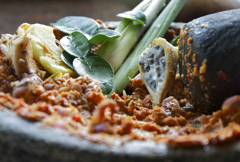 Indonesian Medan Food: Cipera (Chiken with Maize Flour)