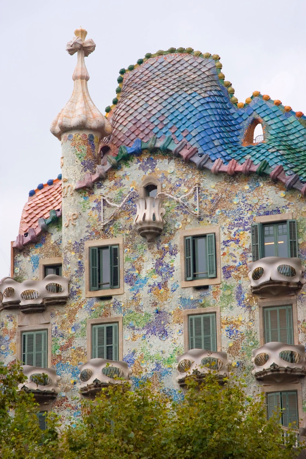 Enchanted Revolution: Art Nouveau Through an Architect, Antoni Gaudí