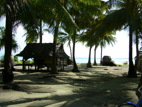 Thornes-in-Tarawa: Homes and Huts in Kiribati