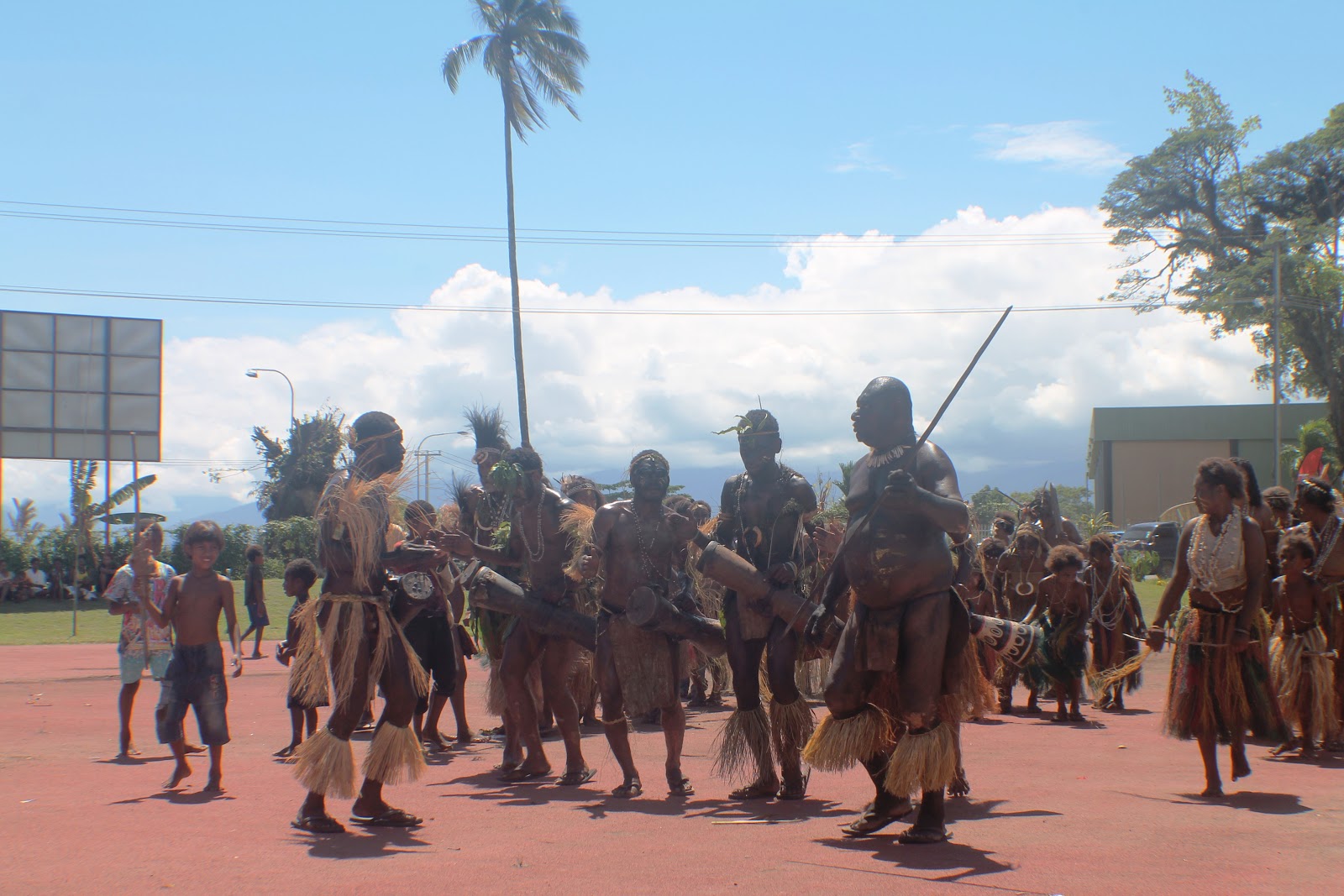 Malum Nalu: Ahi Festival 2012 unites villages and Lae