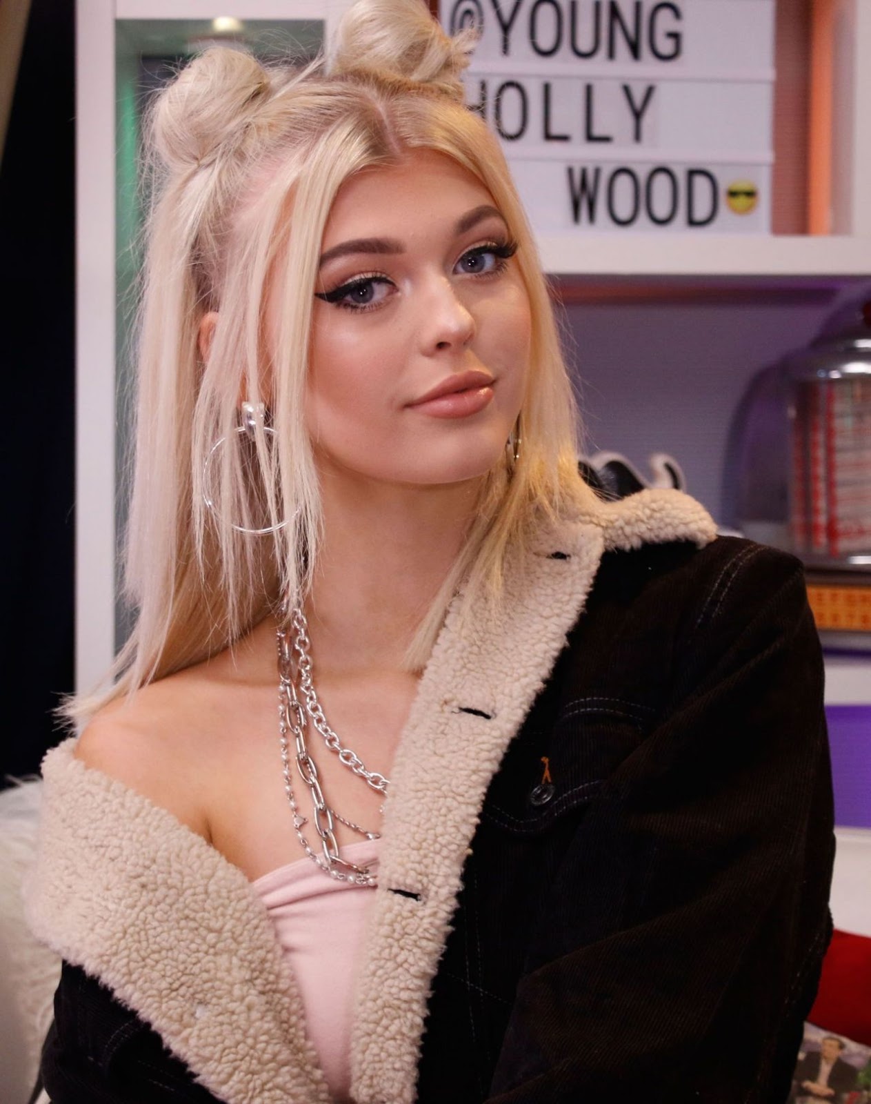 Starlet Arcade: Loren Gray