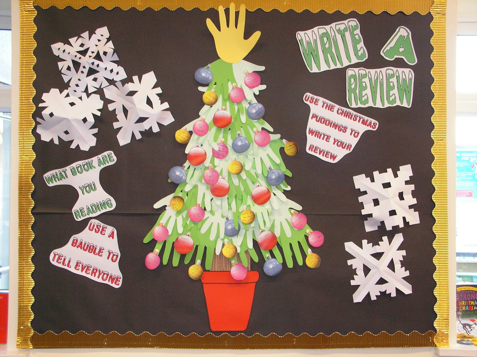 Library Displays: Christmas Tree