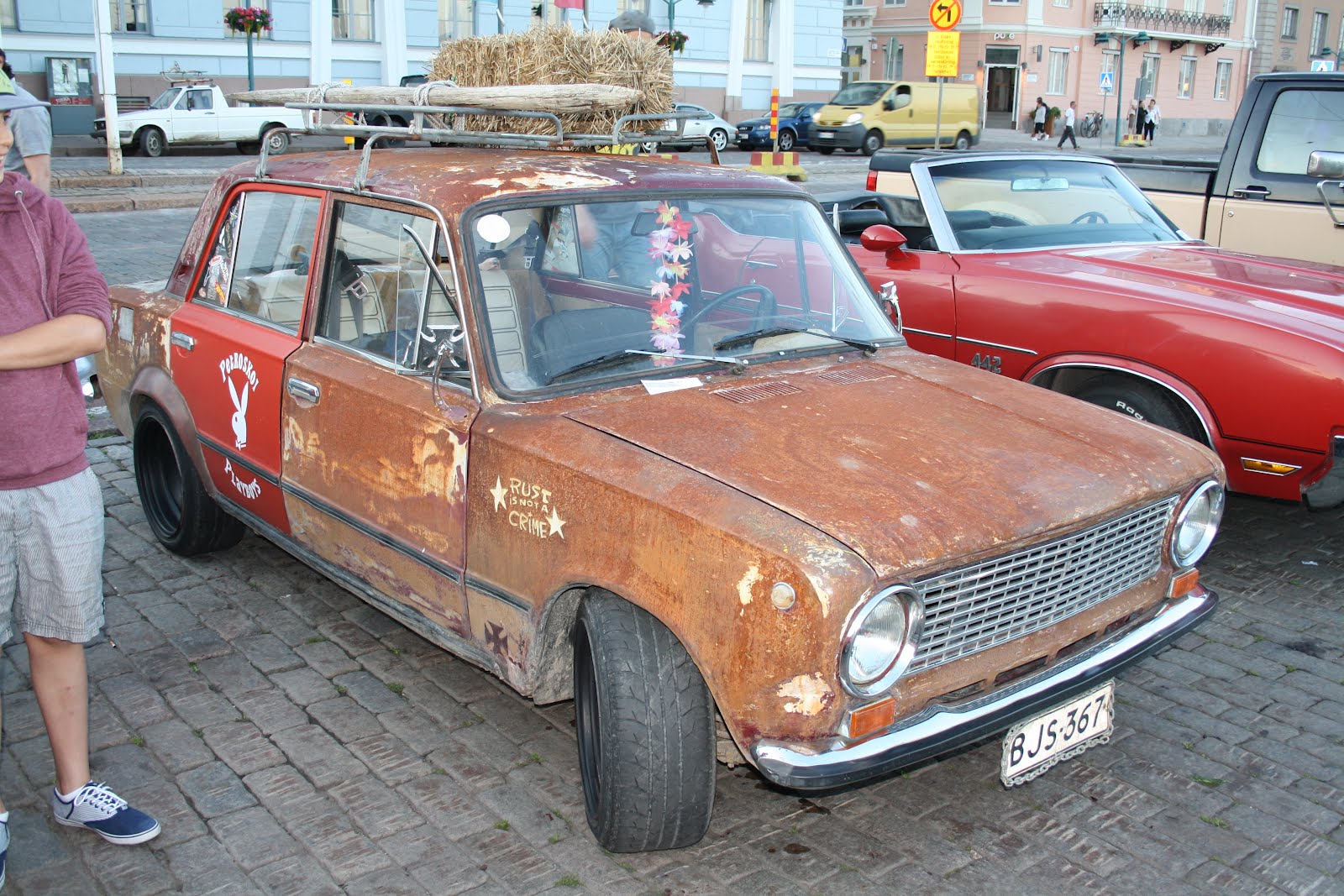 Autobongauksia: Rusted Lada "Petroskoi Playboys"