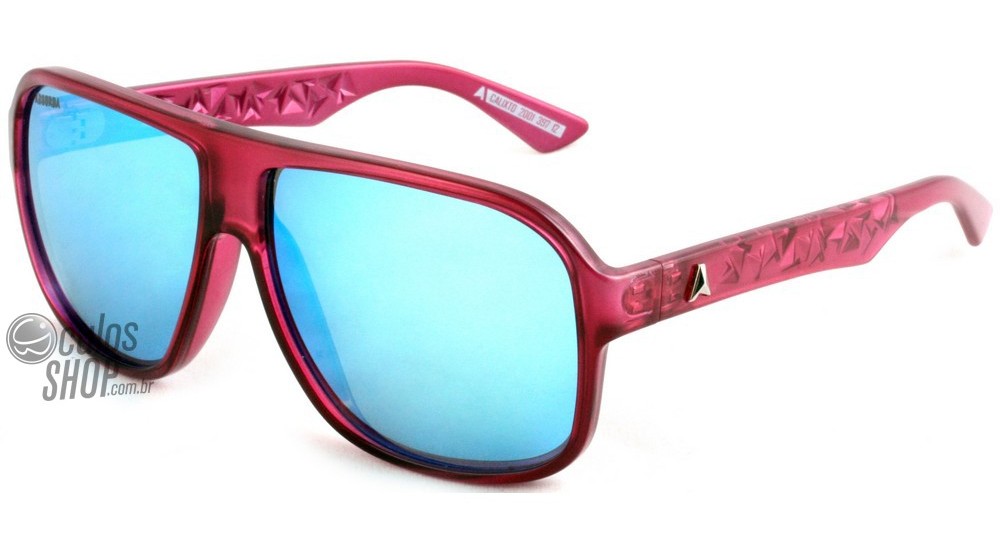 Kamila Moreira: Óculos absurda