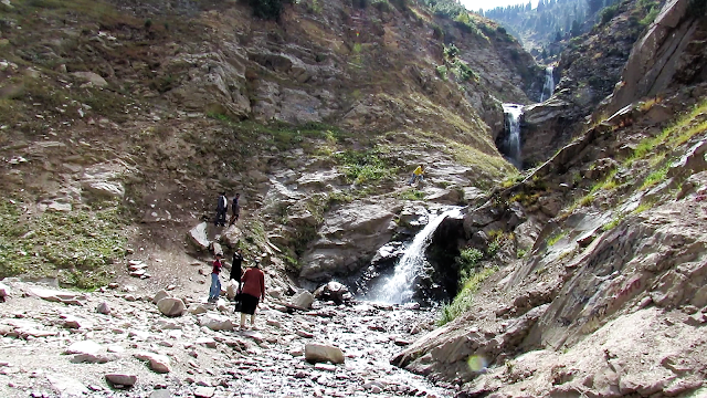 Stunning Waterfall near Batakundi (Kaghan)