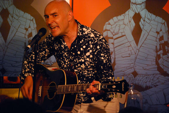 Grant Morrison and Gerard Way at Meltdown Comics [Photos] - MCRmy Ecuador