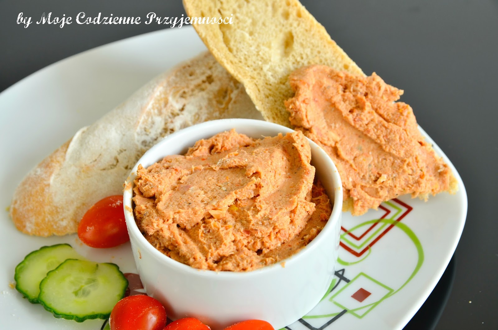 Moje codzienne przyjemności...: KREMOWA PASTA Z KURCZAKA Z SUSZONYMI POMIDORAMI