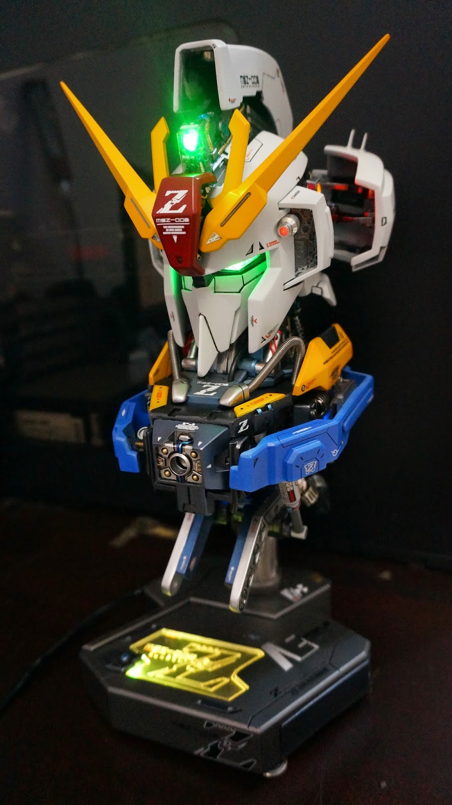 GSM 1/24 Tansformable Zeta Gundam Head Display + Full LED Function
