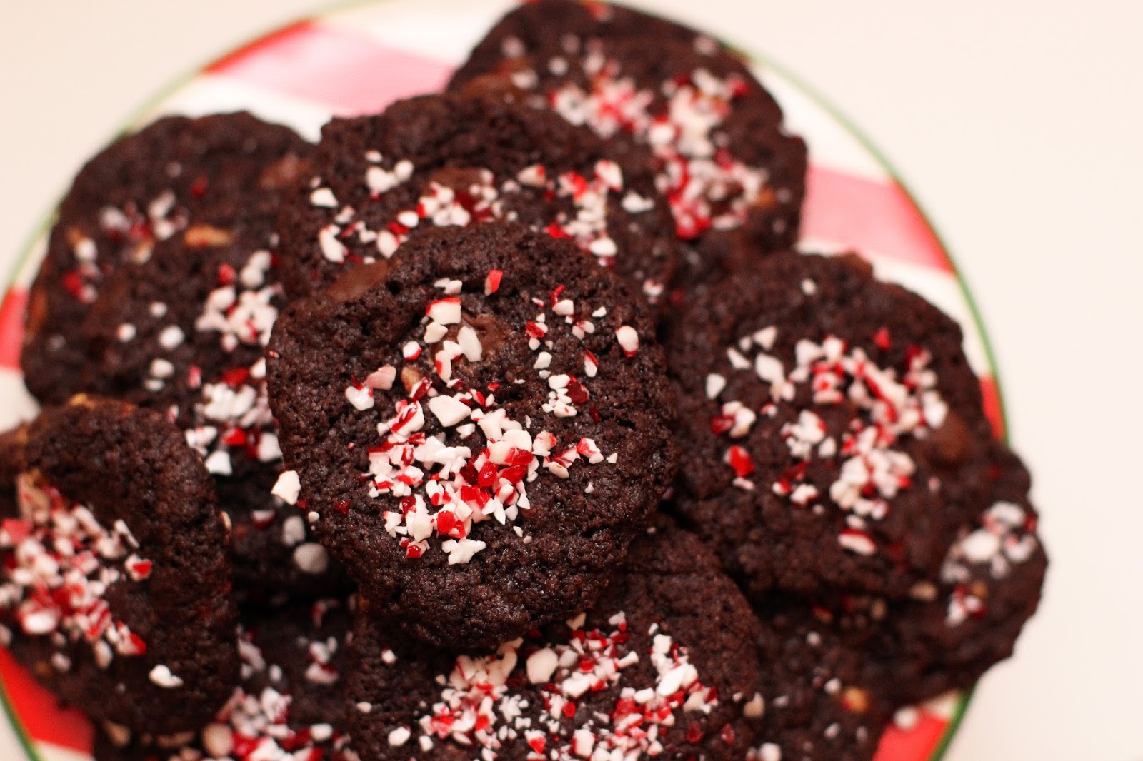 Recipe: Double Chocolate Peppermint Crunch Cookies | chicago foodie girl
