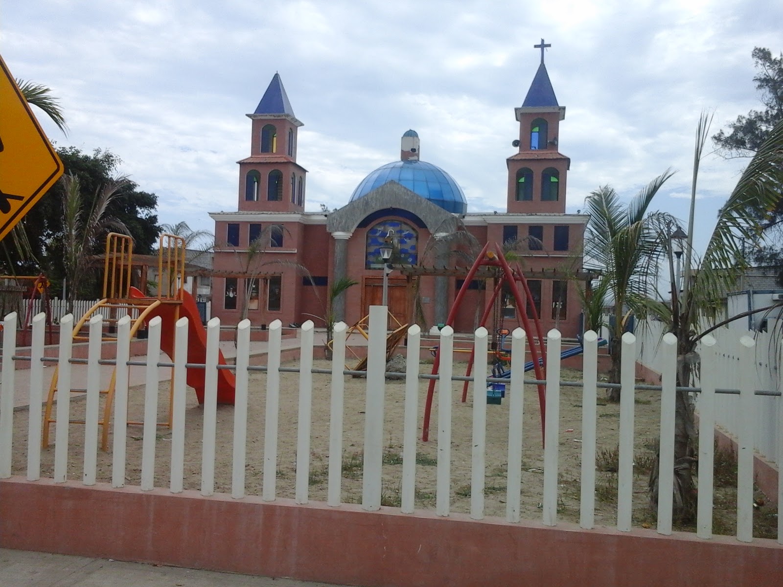 Valdivia - Ecuador: Atracciones