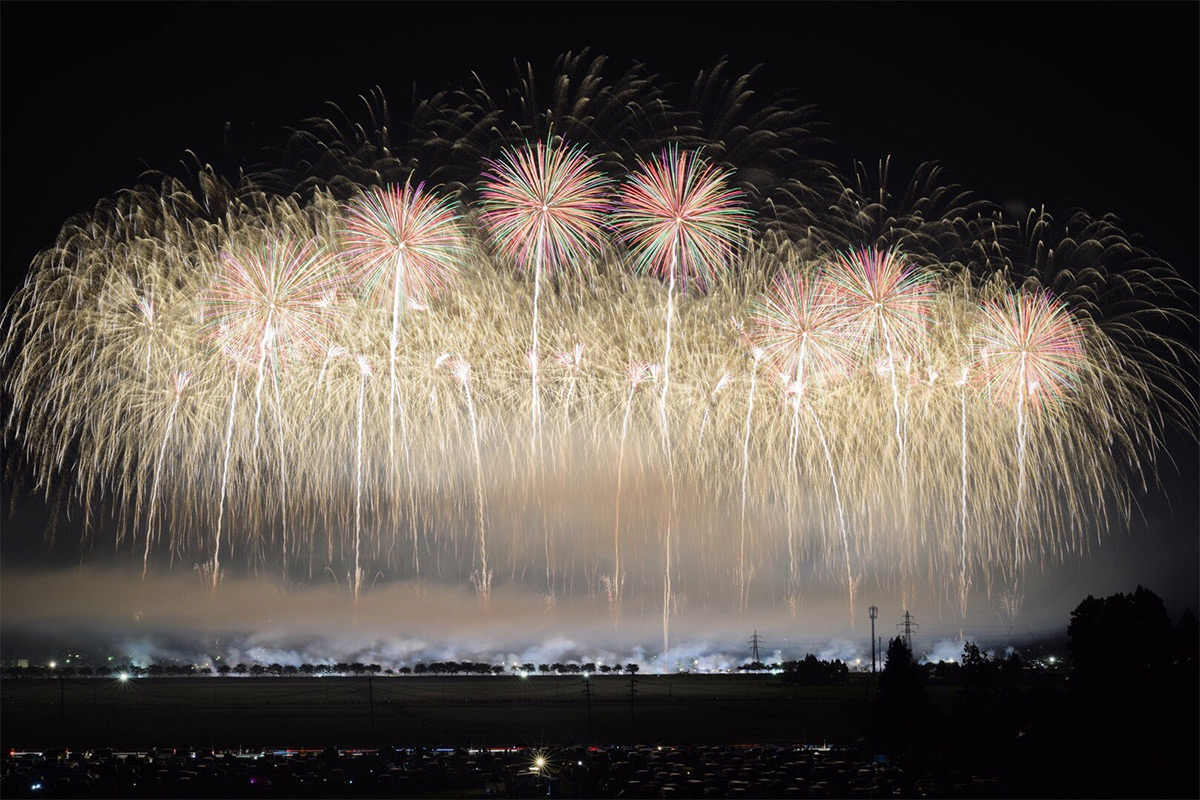 bensozia: Japanese Fireworks Festivals by Keisuke