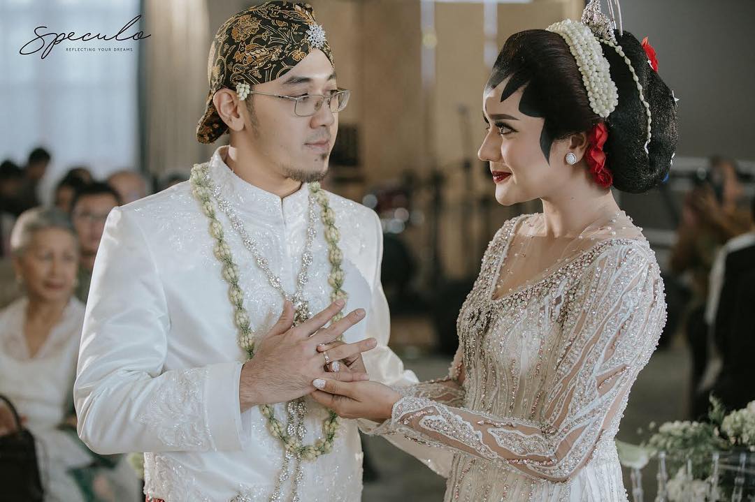 Al-Azhar Pare: Resepsi Pernikahan Artis Fitri Ayu Membuat Netizen ...