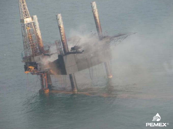 Cerita Sekitar Kita: Oil Rig Terbakar