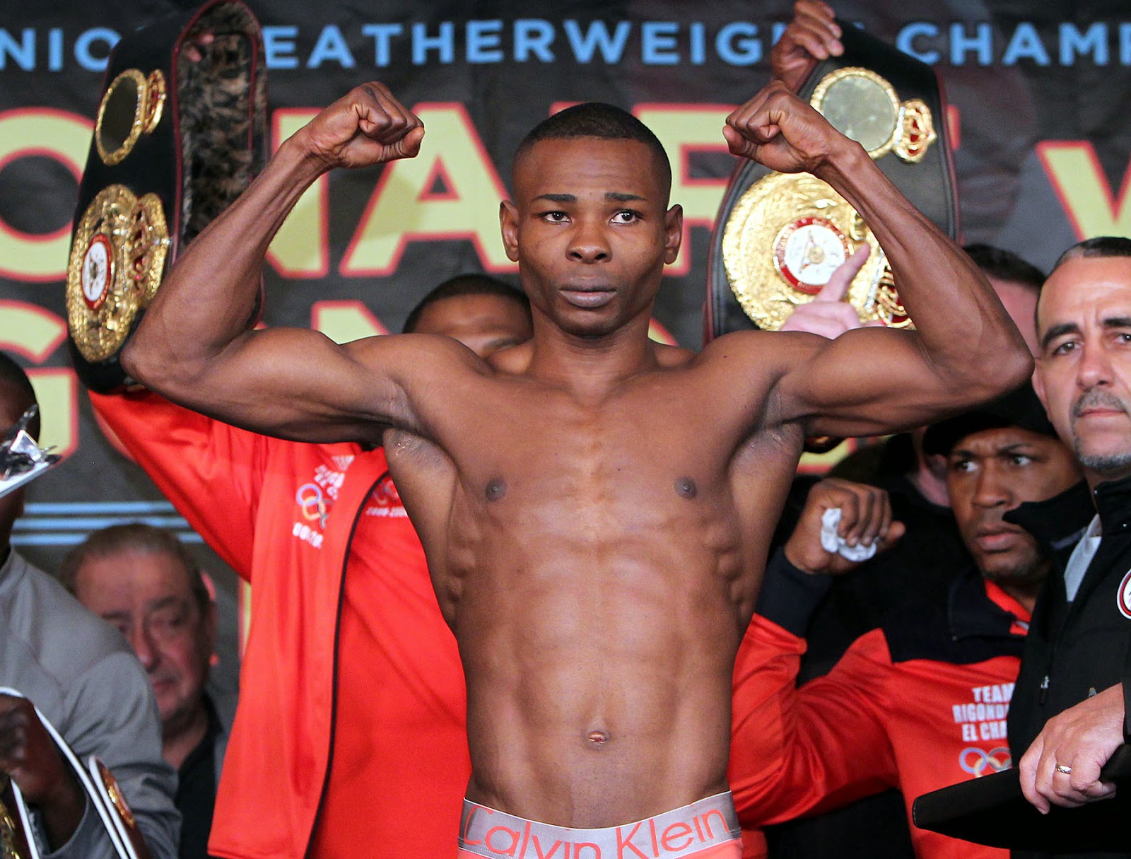 VESBOX: PROGRAMA 'A LOS GOLPES' ENTREVISTA A GUILLERMO RIGONDEAUX