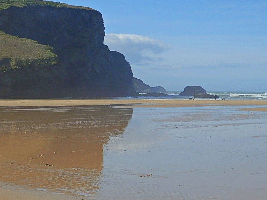Mike's Cornwall: The Pleasures of Mawgan Porth Beach, Cornwall