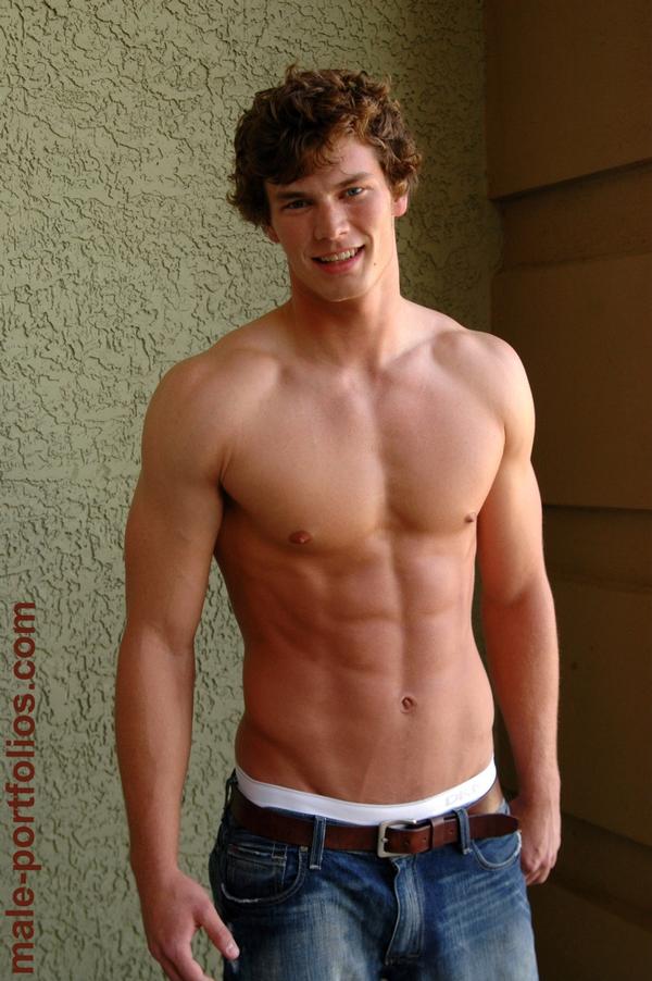 Los Ojos del Espectador: derek theler