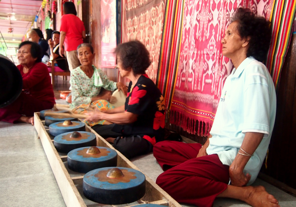 Travelholic: Iban Miring Ceremony to Appease Spirit & Ngajat Dance ...