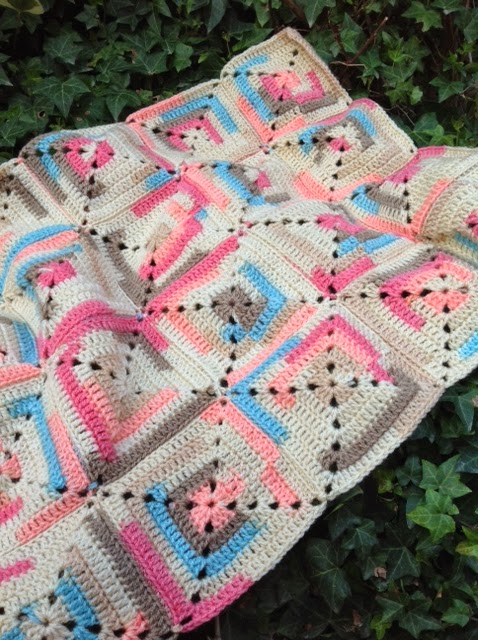 OYA's WORLD- Crochet-Knitting: Crochet: Shawl with Solid Squares (3 ...