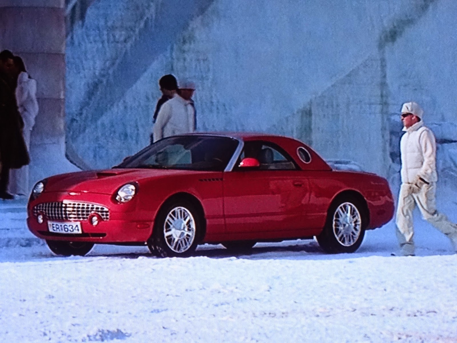 007 TRAVELERS: 007 Vehicle: Ford Thunderbird / Die Another Day (2002)