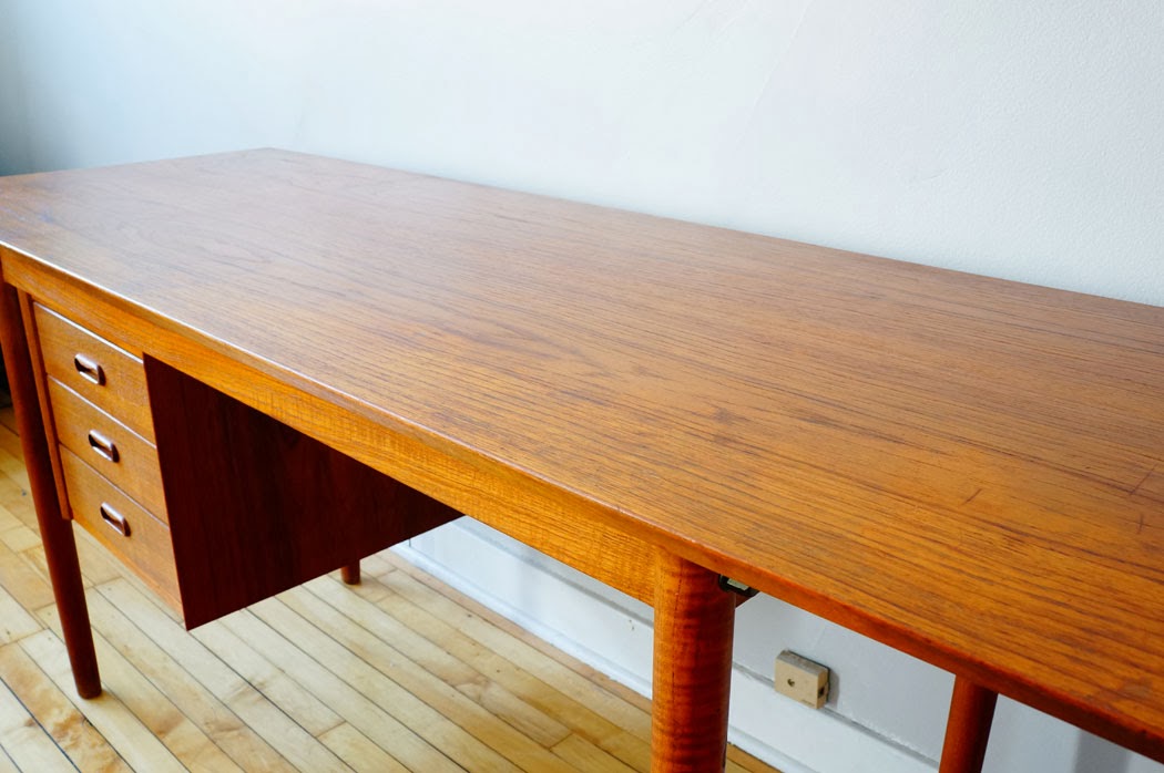 str8mcm: Danish Drop Leaf Desk by Arne Vodder
