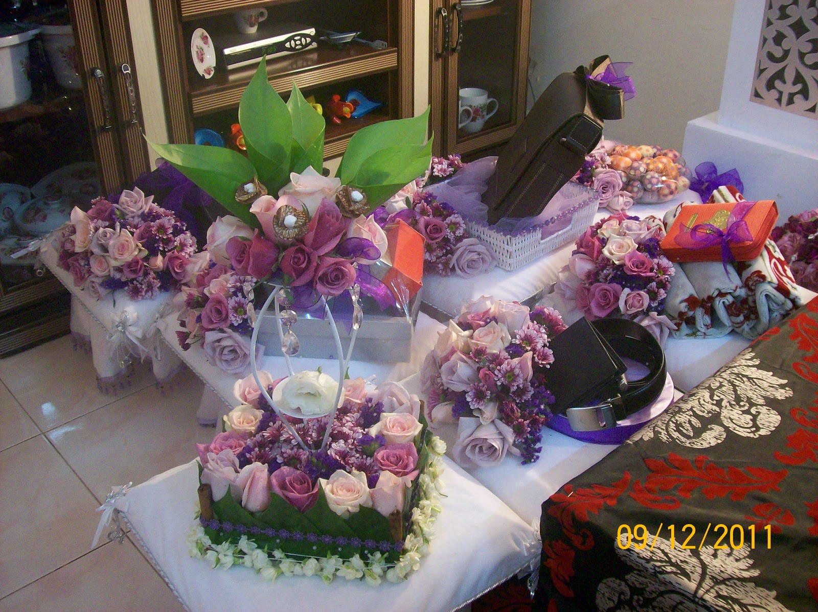 Mentari Timor Florist and Wedding Creation: Hantaran - Purple (ala2 ...