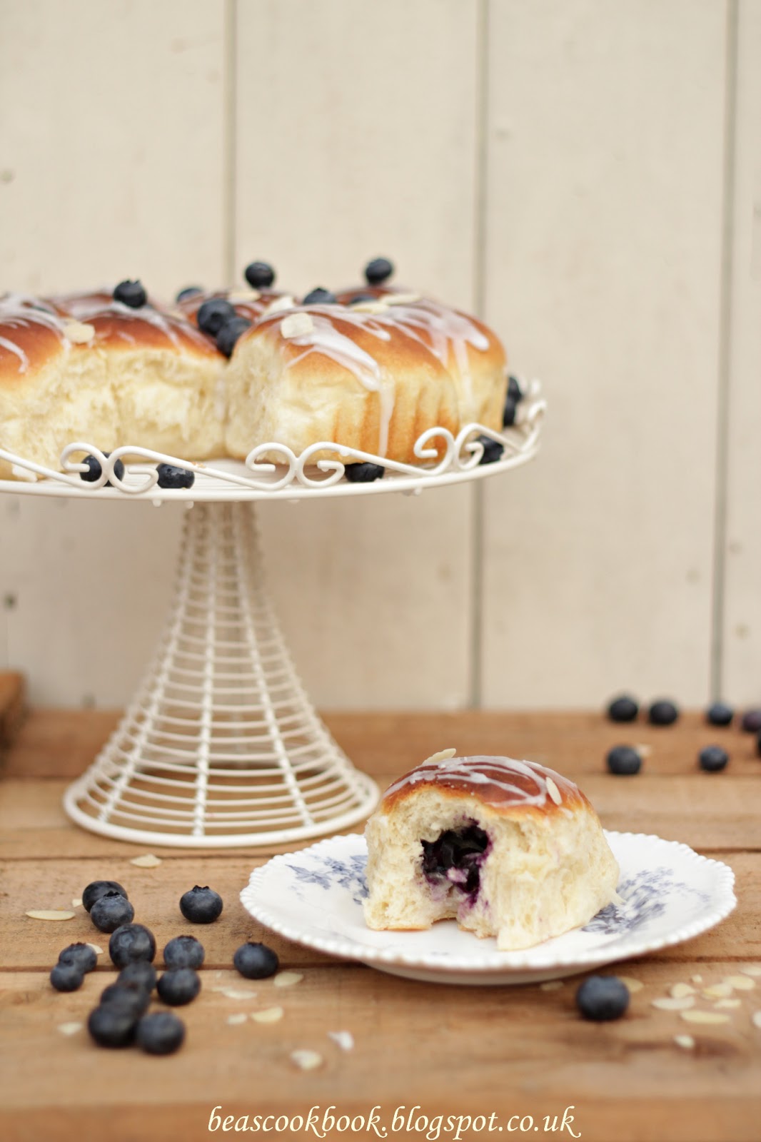 Bea's cookbook: BLUEBERRY BUNS