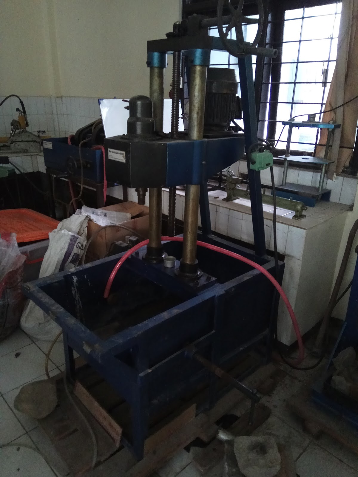 Gallery Laboratorium Geomekanika | UPTD Laboratorium ESDM