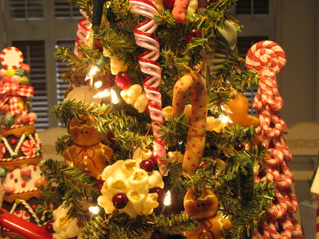 Country Creations By Denise: New Gingerbread Tree!!!!!!!